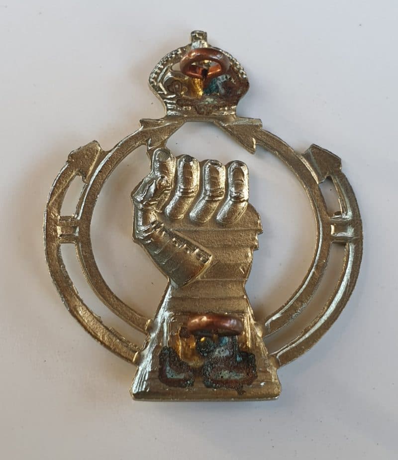 Royal Armoured Corps cap badge with K/C. | Allied Militaria