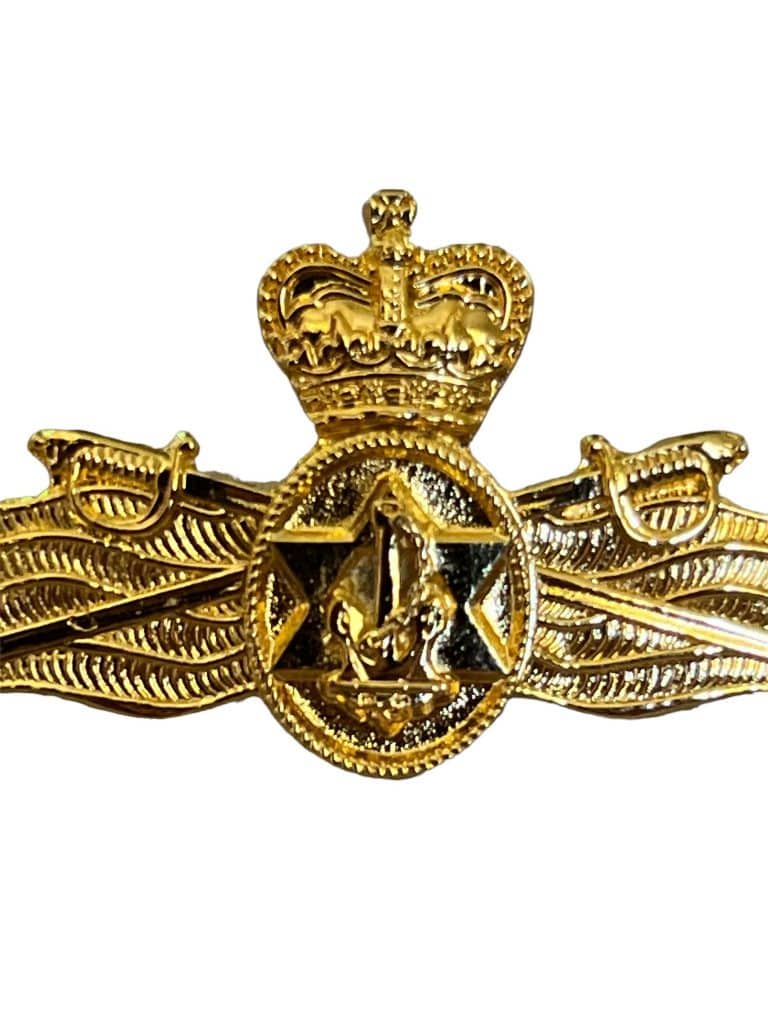 RAN – Engineering Charge Qualification Badge (A195) | Allied Militaria