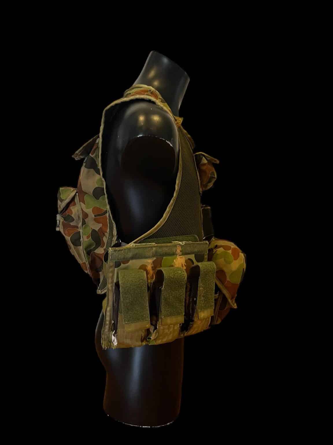 Australian Army - Hellweg DPCU Recovery Vest (1999~2003) (TC006) | Allied Militaria