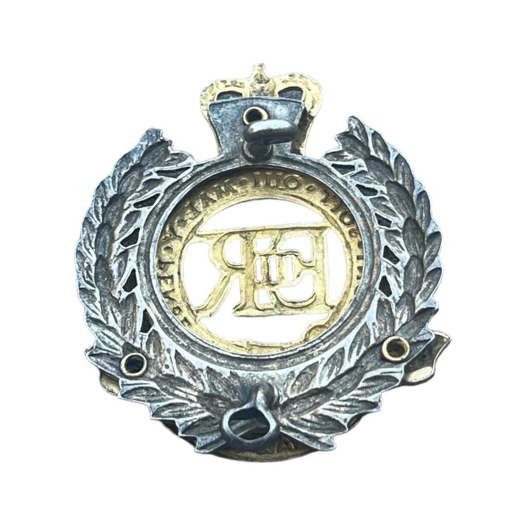 Royal Australian Engineers Bi-Metal Hat Badge with QC. (A301) | Allied ...